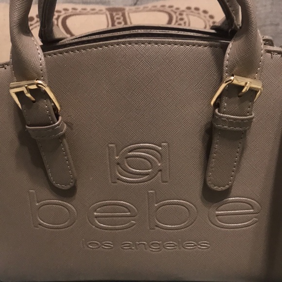 bebe | Bags | Bebe Crossbody Purse Like New Extra Pockets And Looks ...